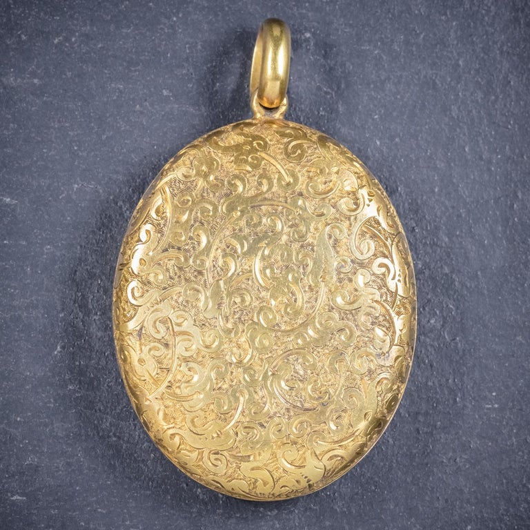 Antique Victorian Large Solid 18 Carat Gold circa 1880 Engraved Locket ...