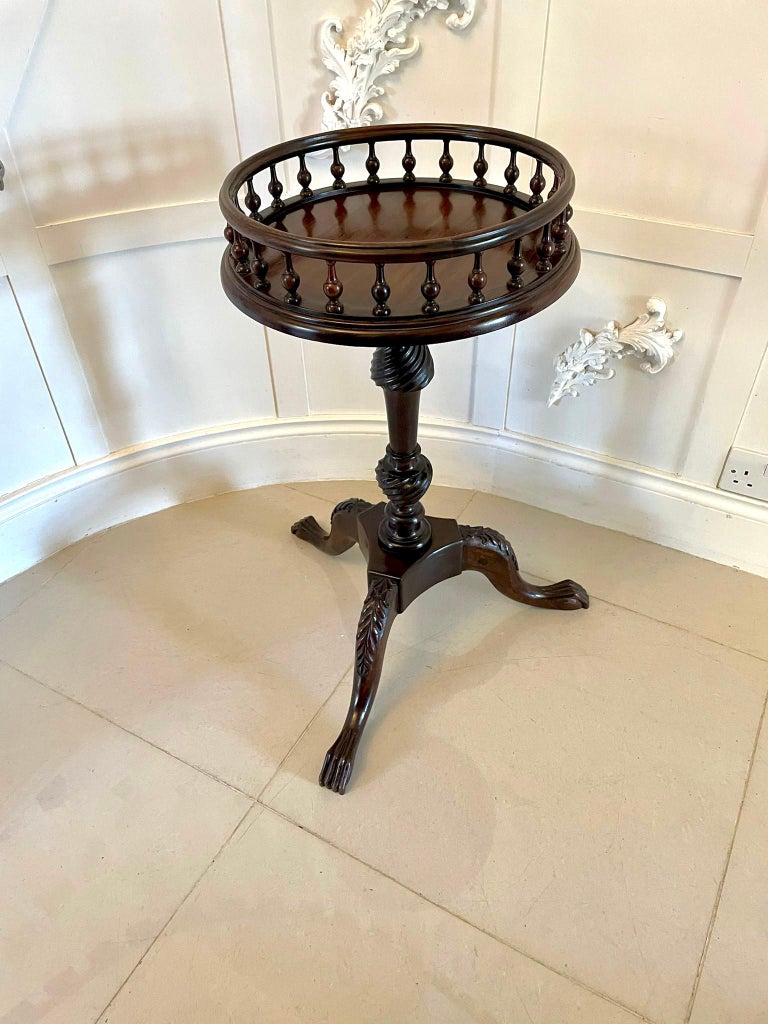 Antique Victorian Quality Mahogany Circular Lamp Table For Sale at 1stDibs