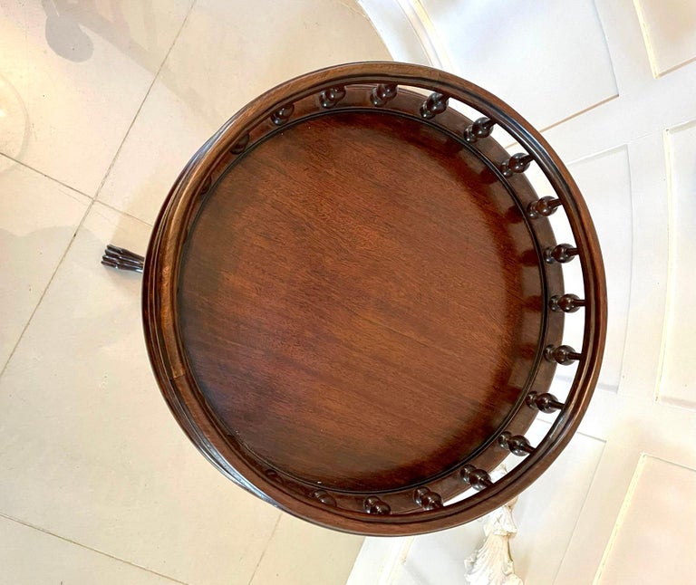 Antique Victorian Quality Mahogany Circular Lamp Table For Sale at 1stDibs
