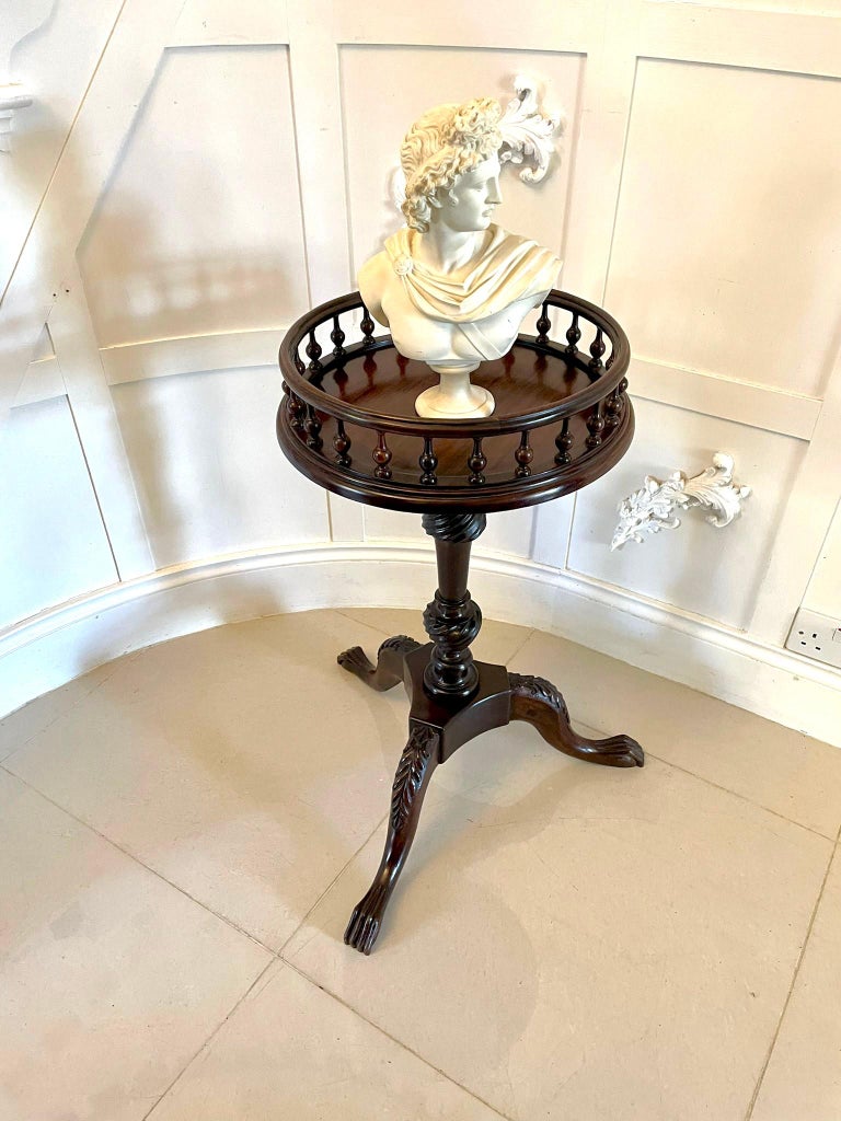 Antique Victorian Quality Mahogany Circular Lamp Table For Sale at 1stDibs