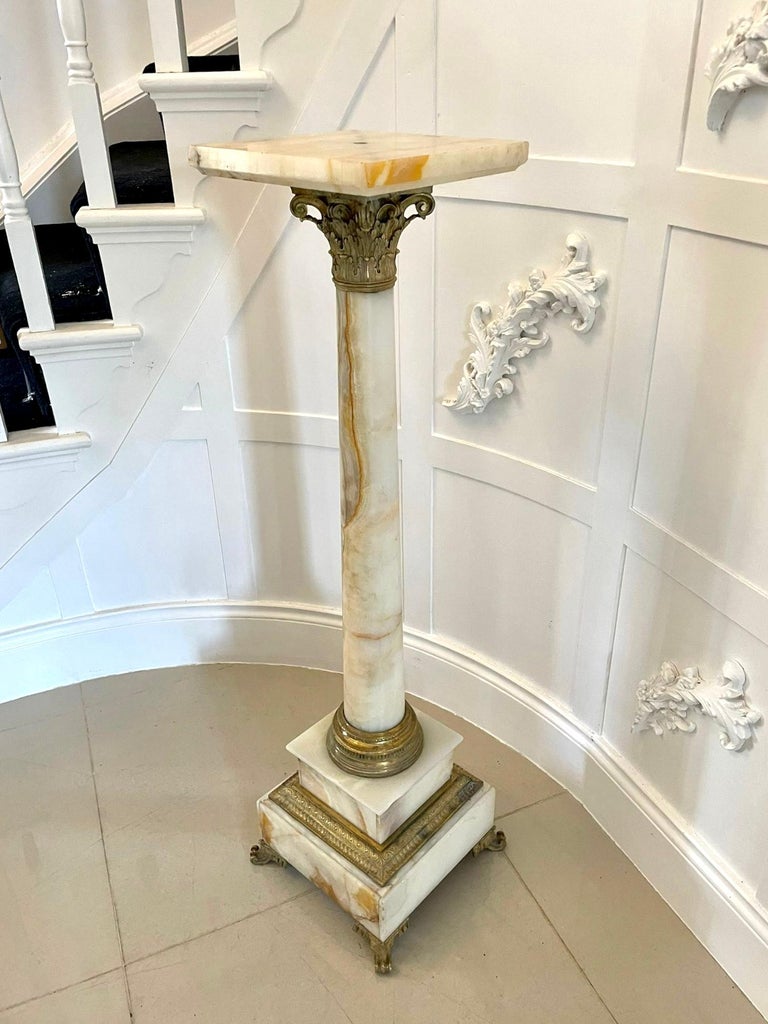 Piédestal autoportant de qualité victorienne antique en onyx et bronze ...