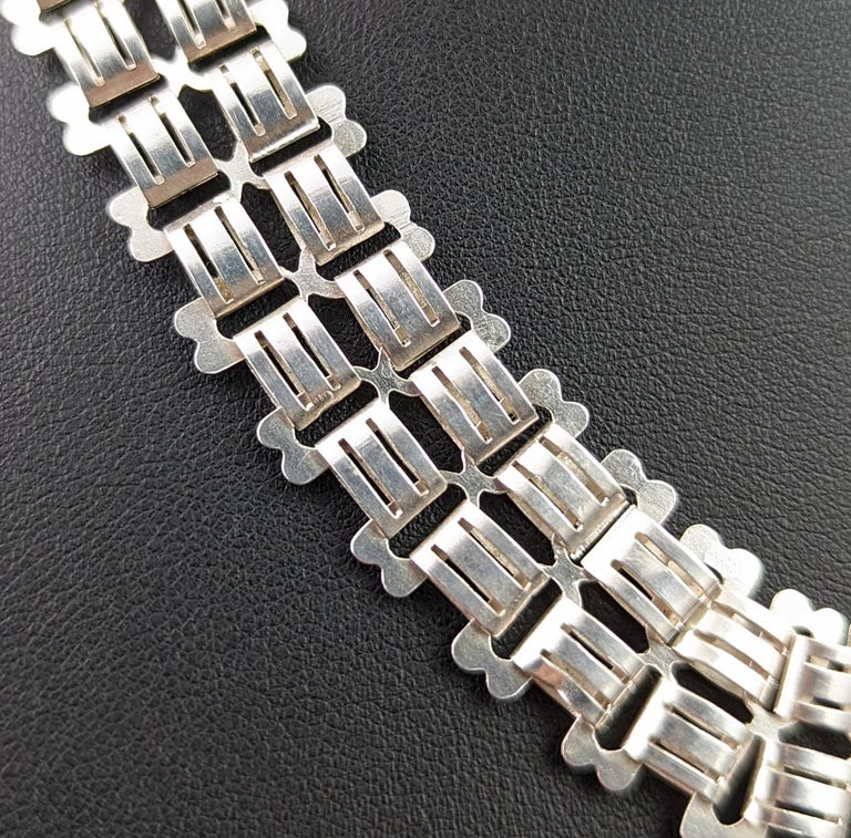 Antique Victorian Silver Book Chain Necklace, Aesthetic For Sale at 1stDibs