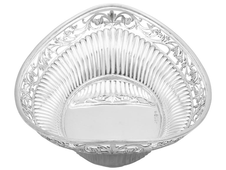 Antique Victorian Sterling Silver Bread Dish For Sale at 1stDibs