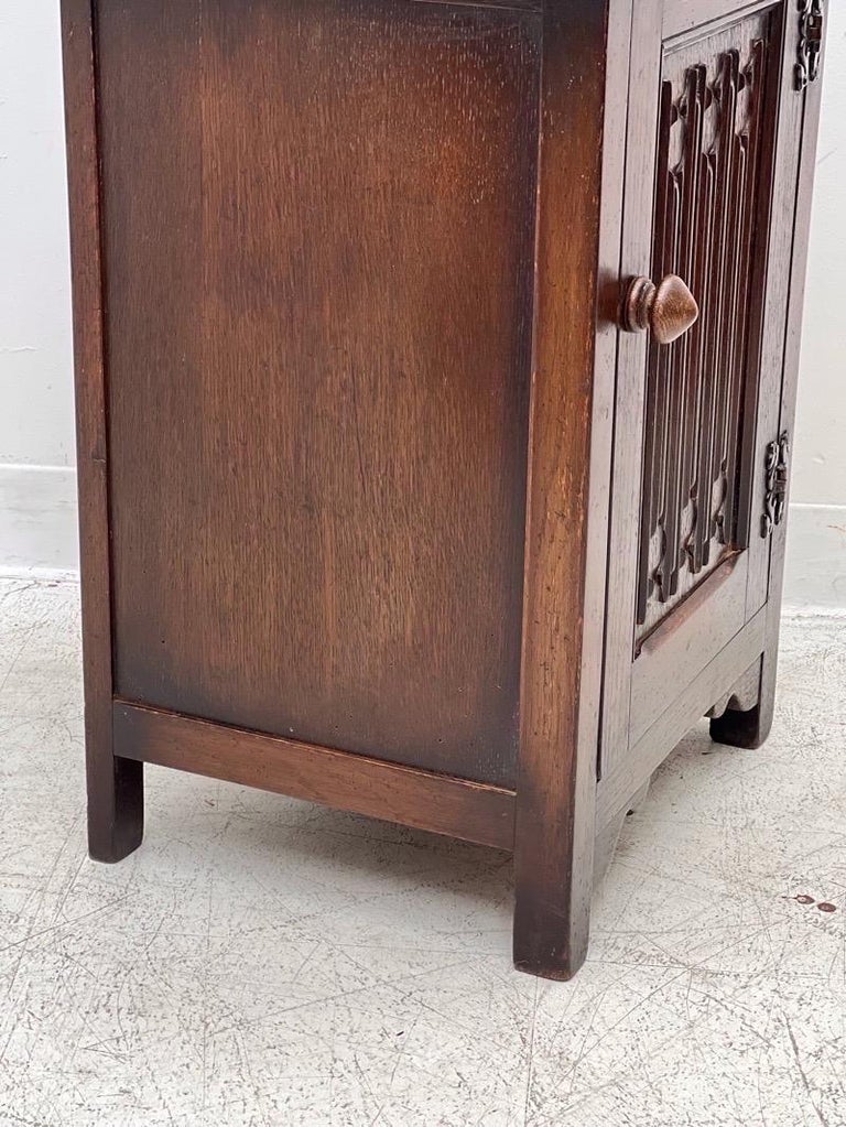 Antique Welsh Style Accent Table UK Import For Sale at 1stDibs