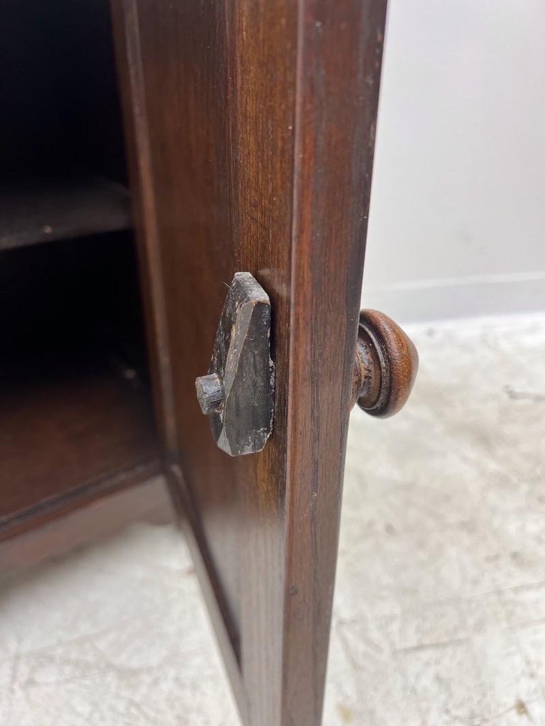 Antique Welsh Style Accent Table UK Import For Sale at 1stDibs