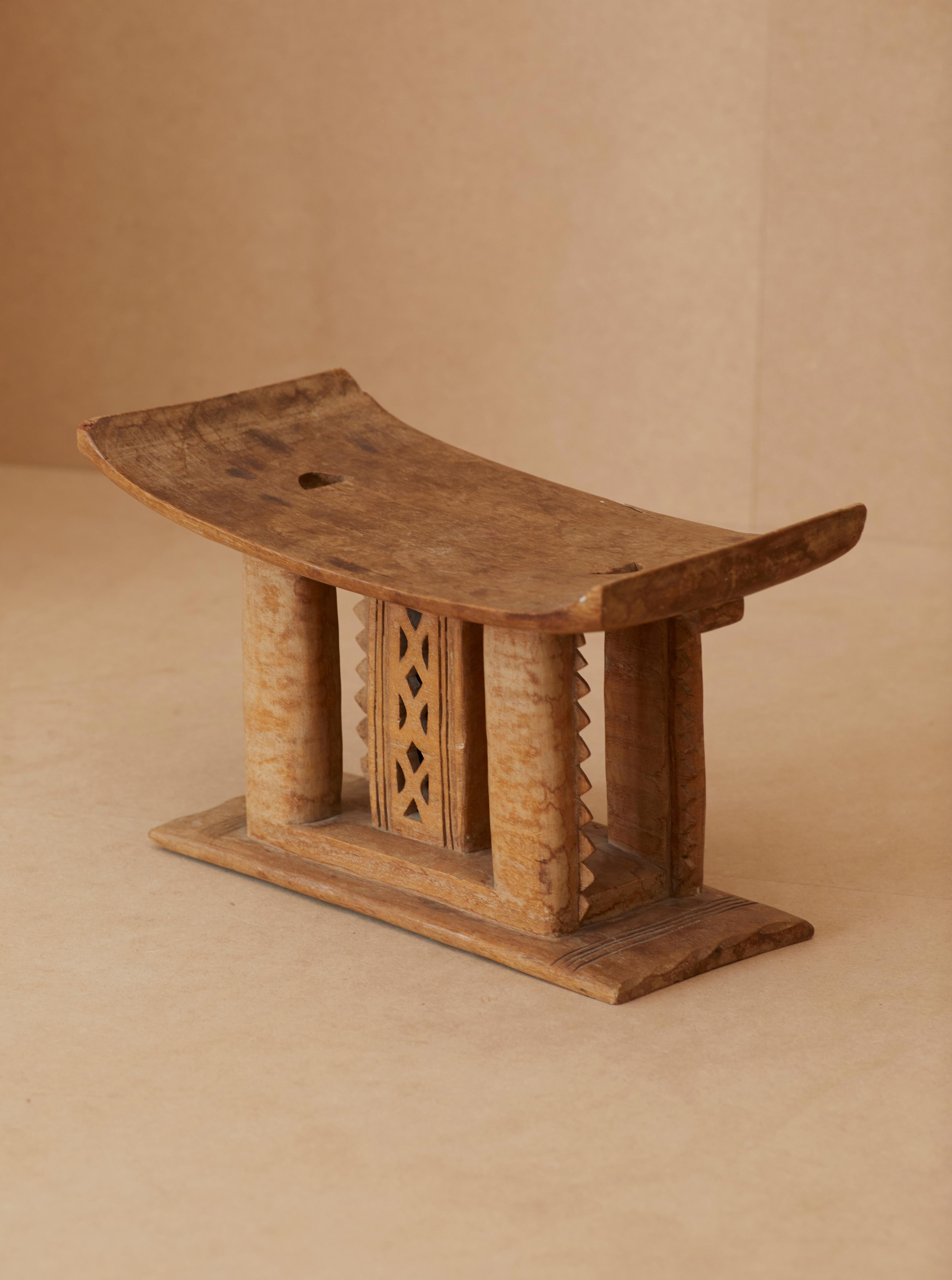 Antique West-African wooden Ashanti stool For Sale at 1stDibs