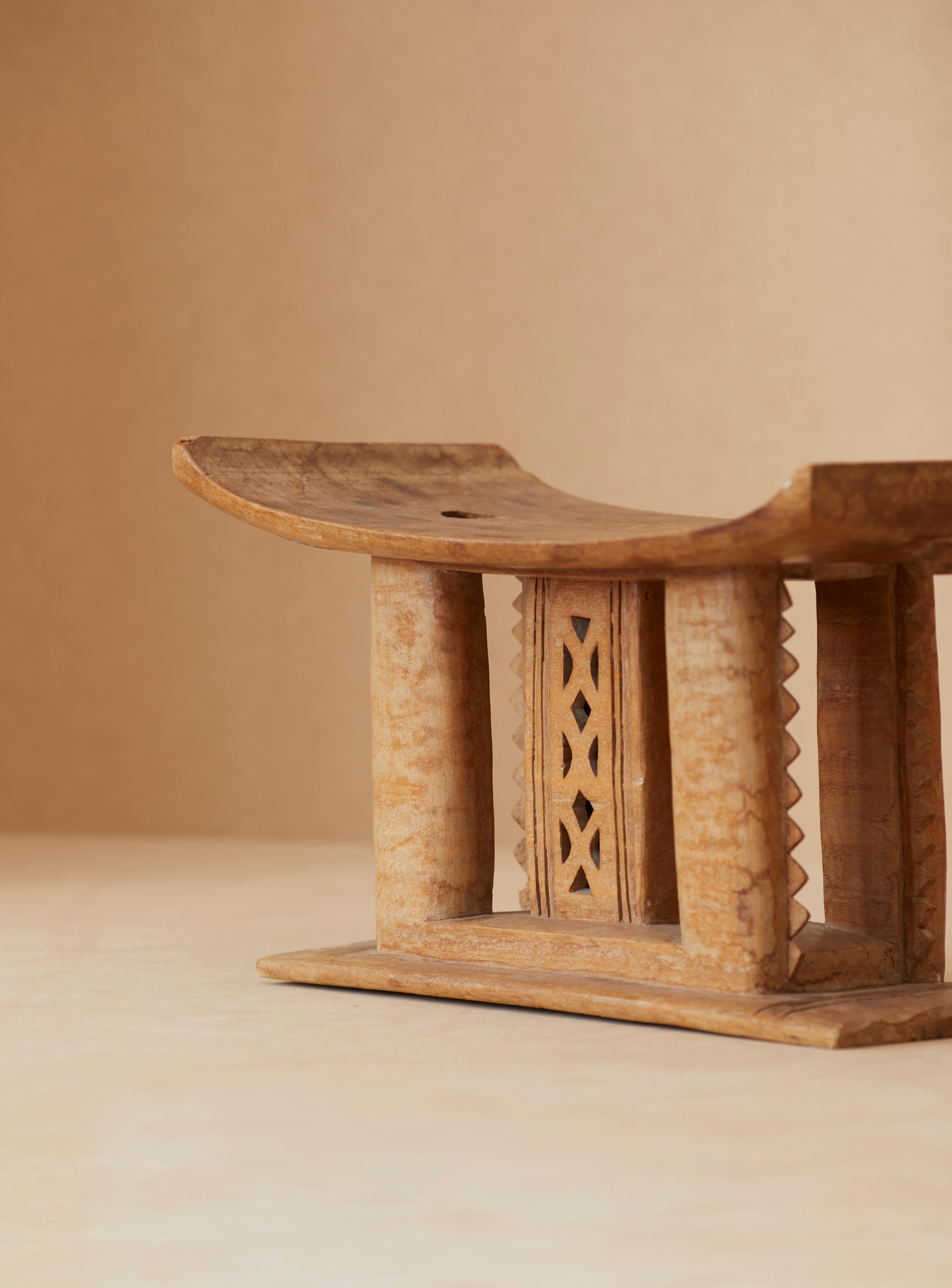 Antique West-African wooden Ashanti stool For Sale at 1stDibs