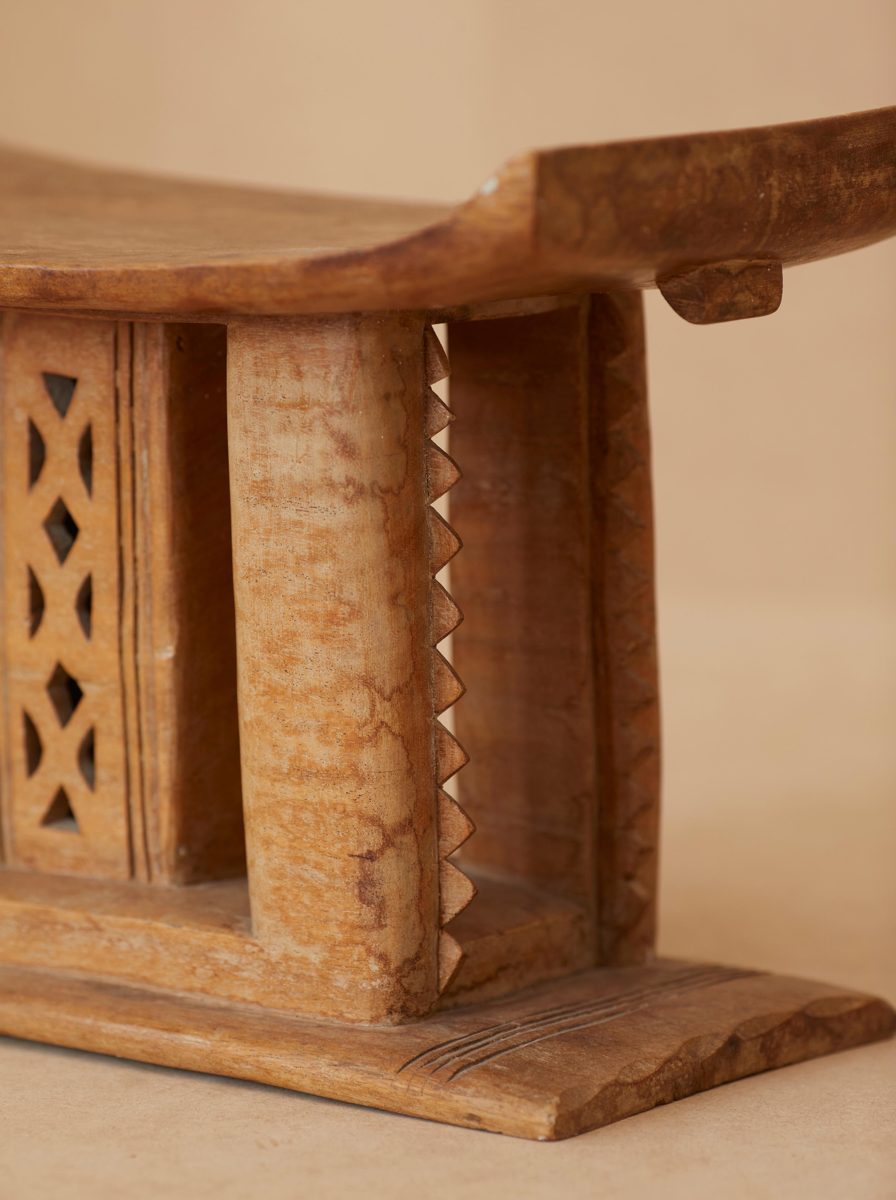 Antique West-African wooden Ashanti stool For Sale at 1stDibs