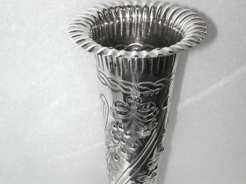 Antique William Comyn's Victorian Silver Vase, 1892 at 1stDibs | silver ...