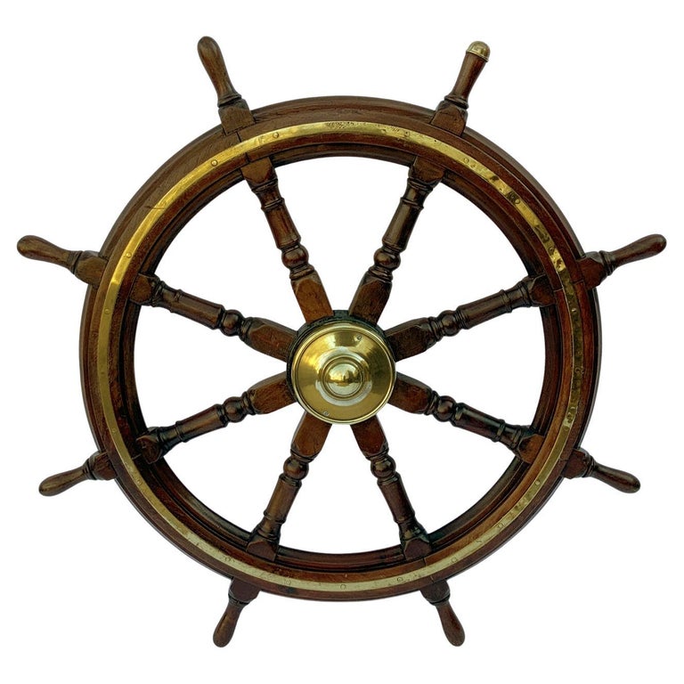Roue de bateau en bois et laiton antique En vente sur 1stDibs