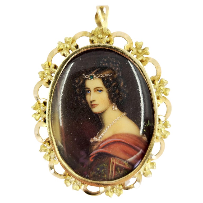 Antique Yellow Gold Portrait Painting Pindant For Sale at 1stDibs