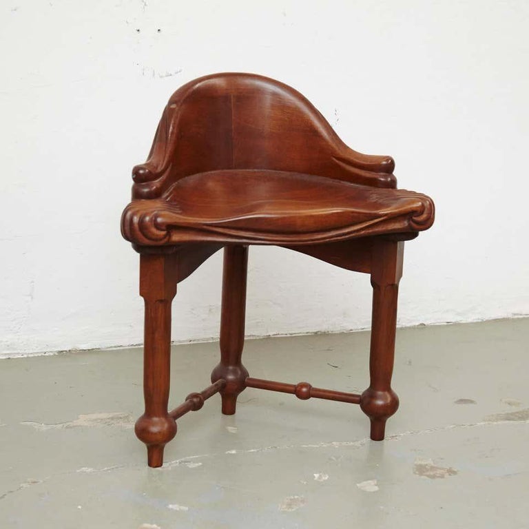 Antoni Gaudí Calvet Stool, circa 1970 For Sale at 1stDibs