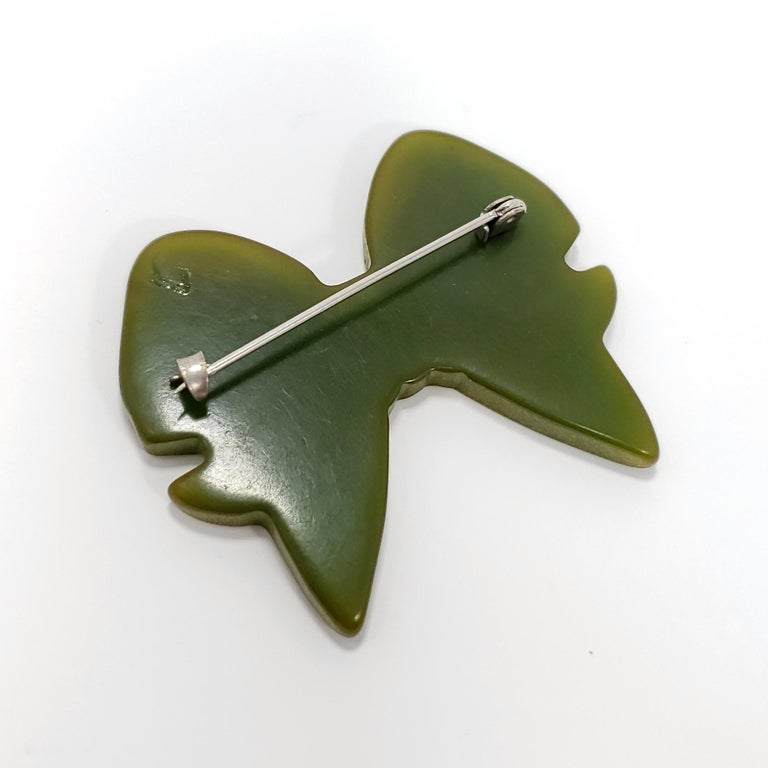 Apple Green Accented Bakelite Bow Pin Brooch, Early 1900s at 1stDibs ...