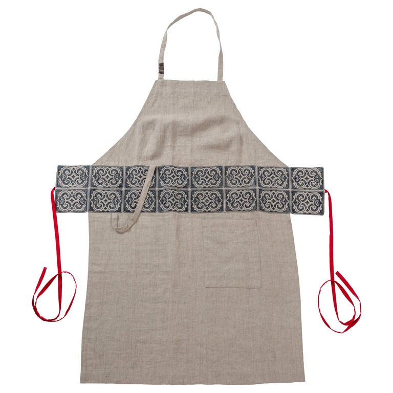 Hand embroidered linen apron from the SoShiro Ainu collection For Sale ...