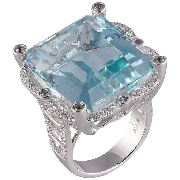 Aquamarine 40 Carat and Diamond 18 Karat Gold Ring For Sale at 1stDibs ...