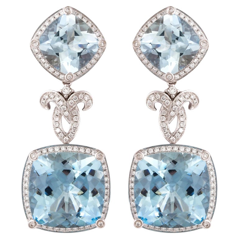 Aquamarine Dangle Earring in 14 Karat White Gold For Sale at 1stDibs
