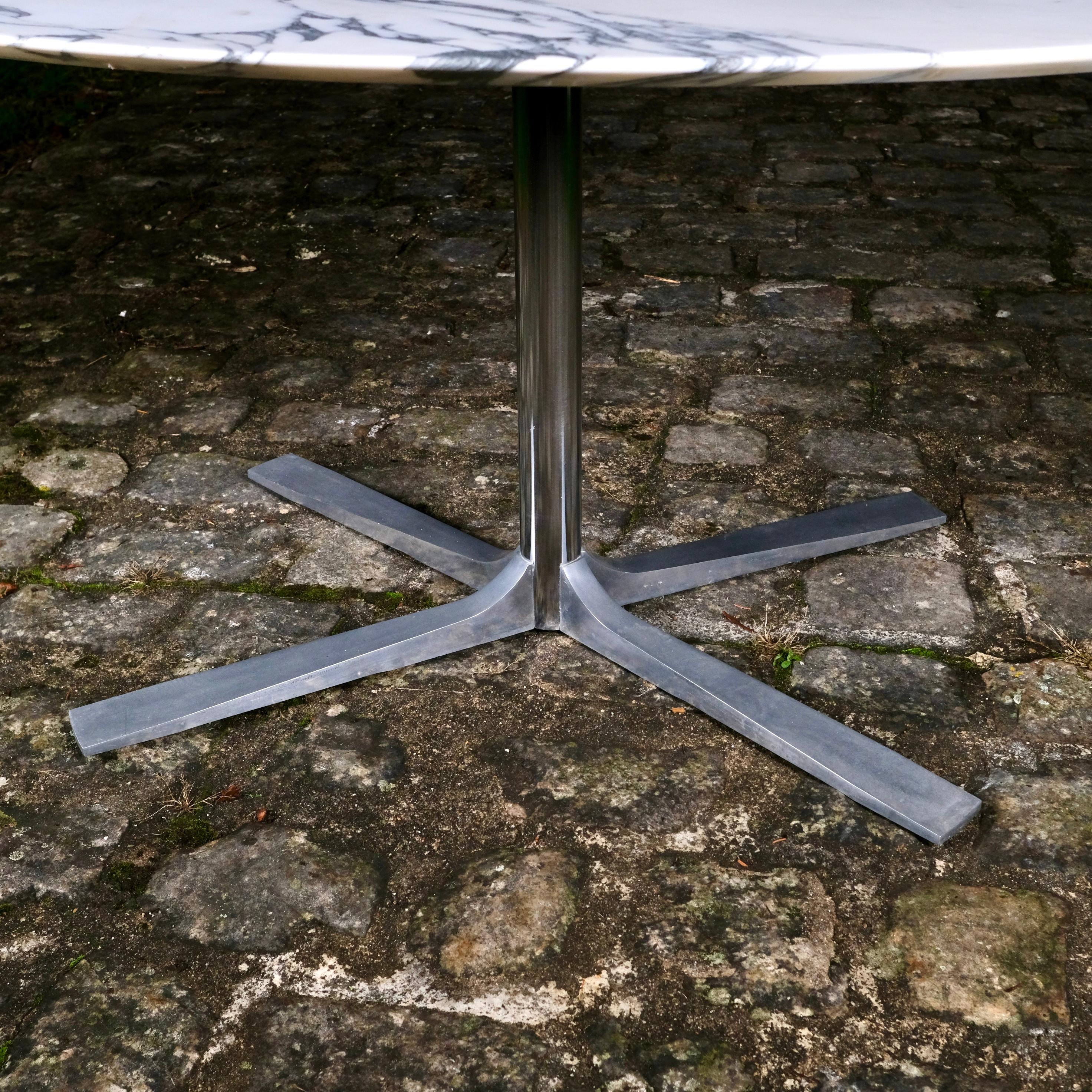 Arabescato marble dining table by Roche Bobois, France, 1970s at 1stDibs