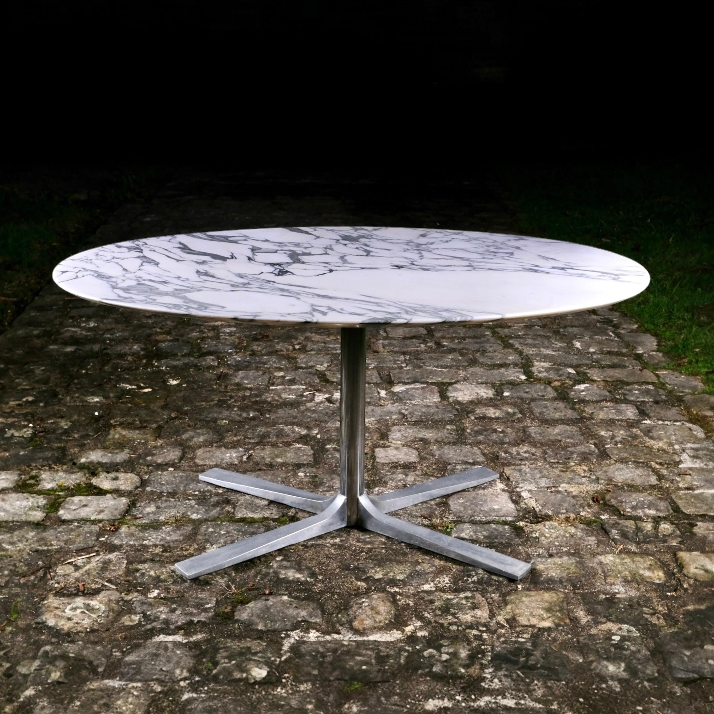 Arabescato marble dining table by Roche Bobois, France, 1970s at 1stDibs