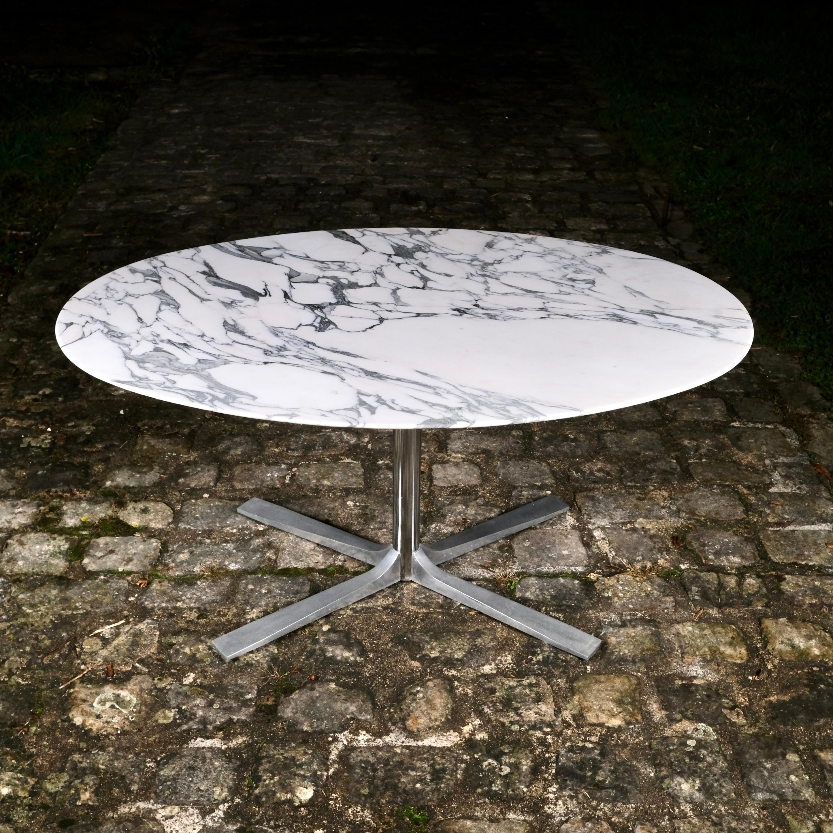 Arabescato marble dining table by Roche Bobois, France, 1970s at 1stDibs