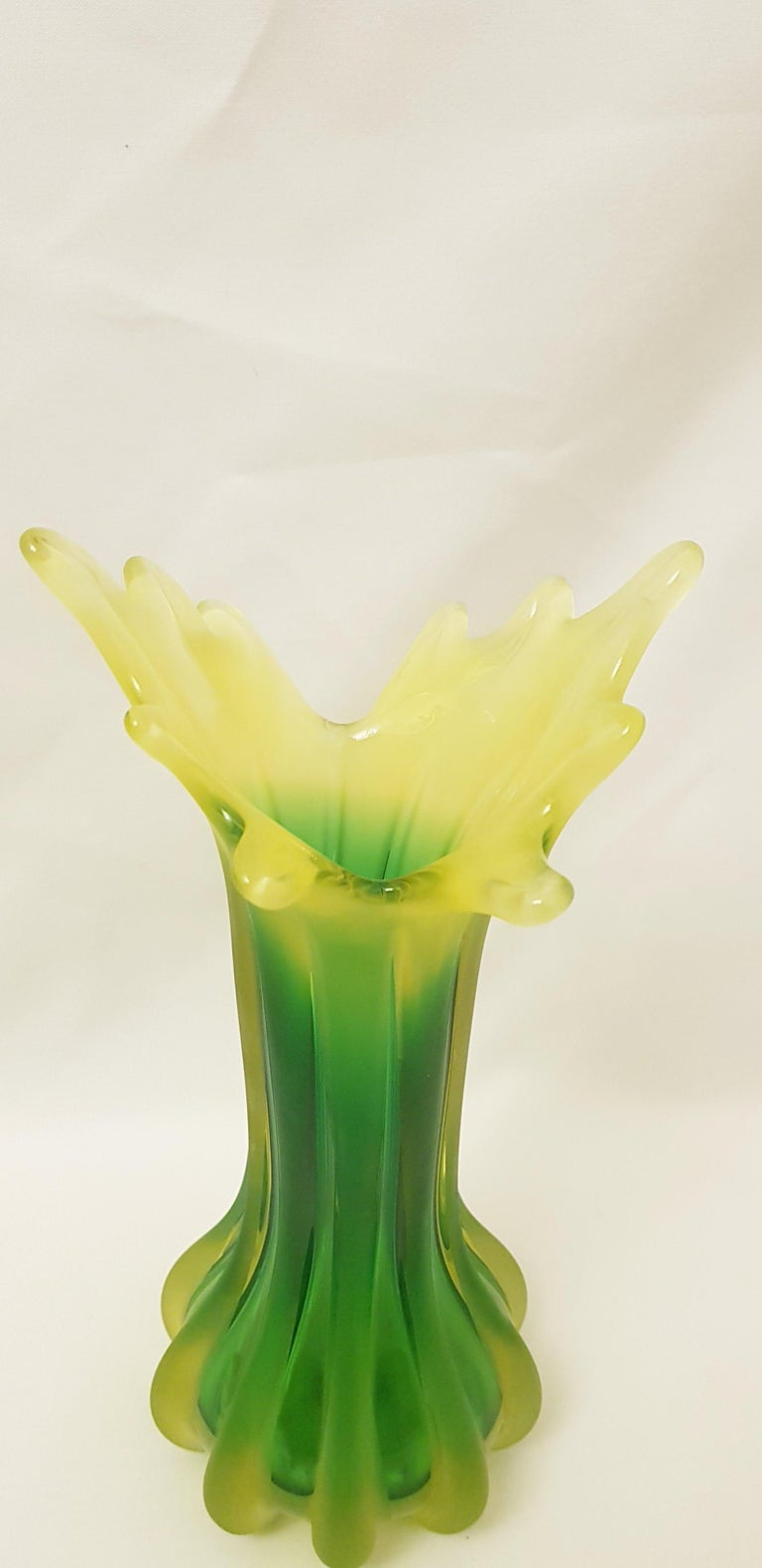 Archimede Seguso Frosted Uranium Murano Glass Vase a Verde For Sale at ...