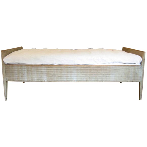 Original Painted Swedish Daybed at 1stDibs