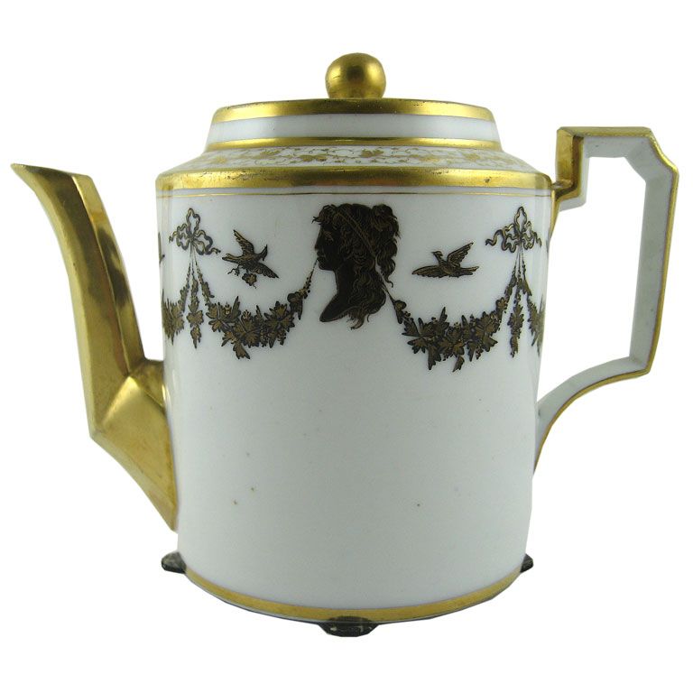 Paris Porcelain Teapot, c. 1810 For Sale at 1stDibs