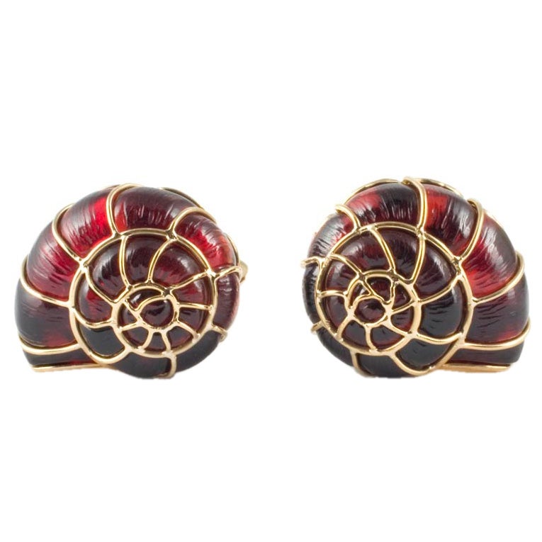 22kt, 18kt Gold and Carved Garnet Shell Cuff Links at 1stDibs
