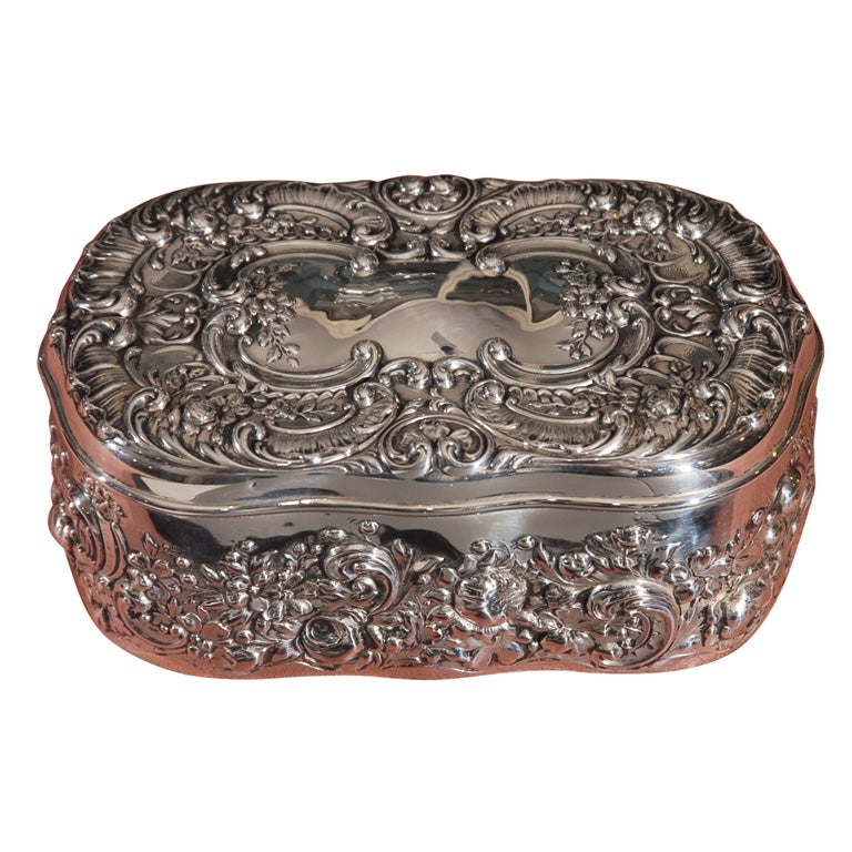 An Oval-Shaped Box with Allover Decoration For Sale at 1stDibs