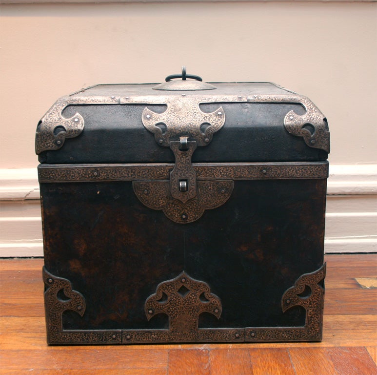 Box for a Precious Object For Sale at 1stDibs