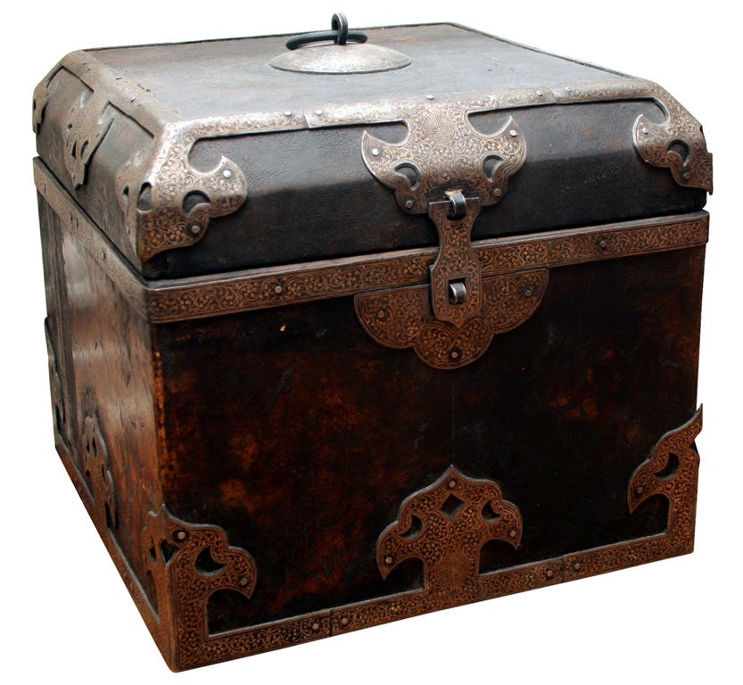 Box for a Precious Object For Sale at 1stDibs