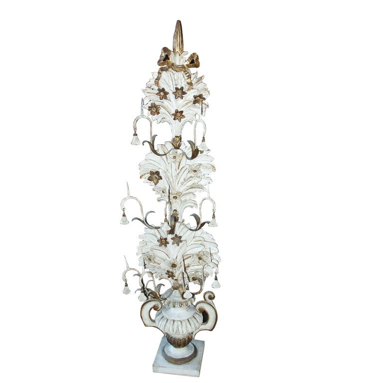 Large Single giltwood and Polychrome Candelabra For Sale at 1stDibs