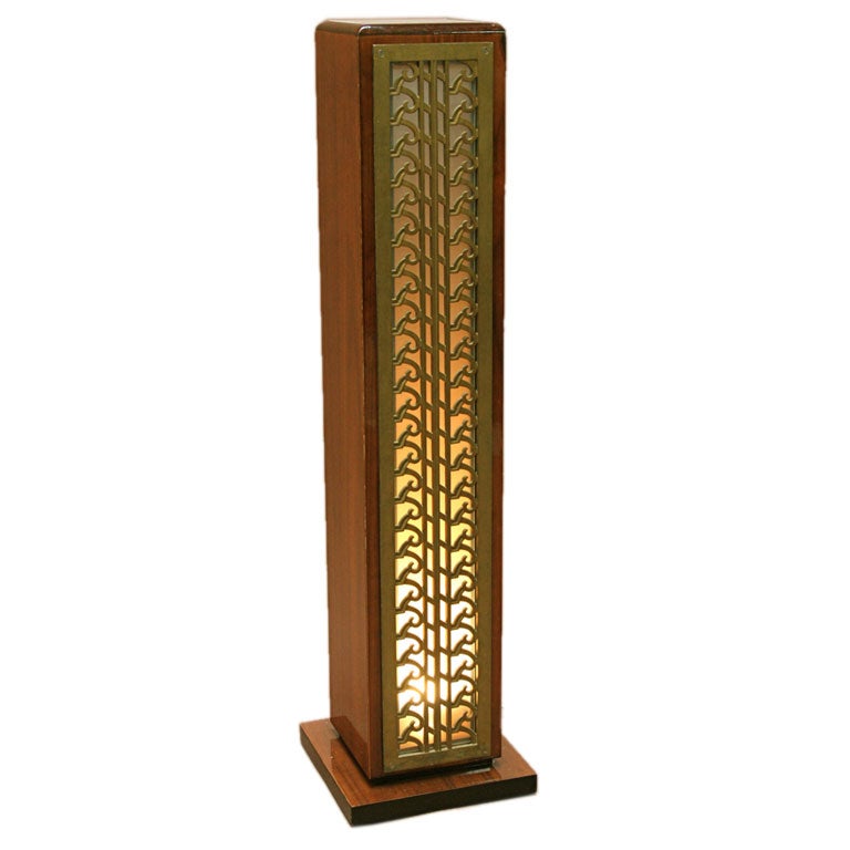 Elegant Illuminated Art Deco Plinth at 1stDibs