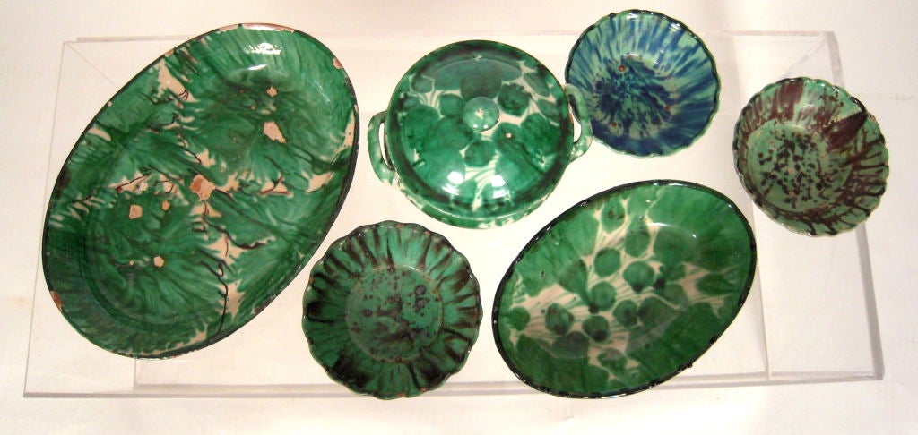 COLLECTION OF STRIKING VINTAGE MEXICAN GREEN POTTERY, c. 1940s at ...