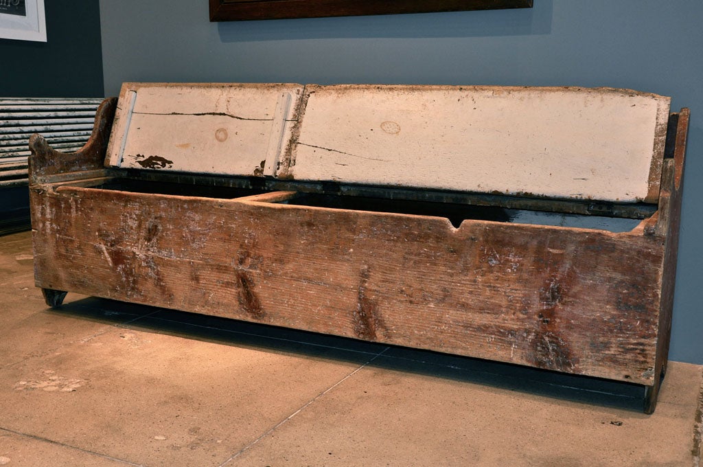 EARLY AMERICAN BENCH WITH STORAGE at 1stDibs