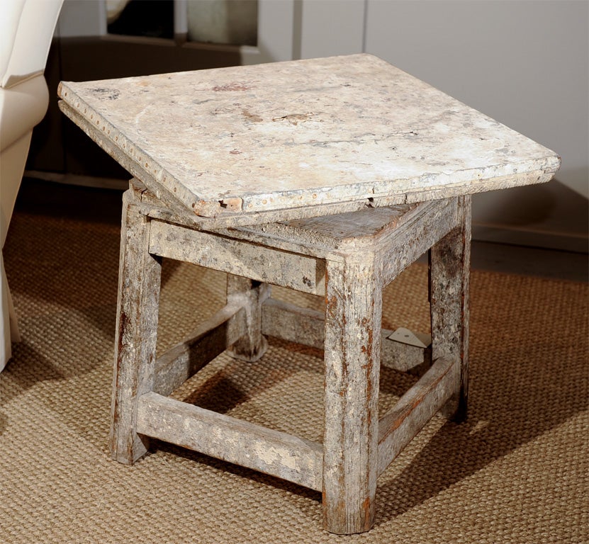 Sculpture Stand Table For Sale at 1stDibs