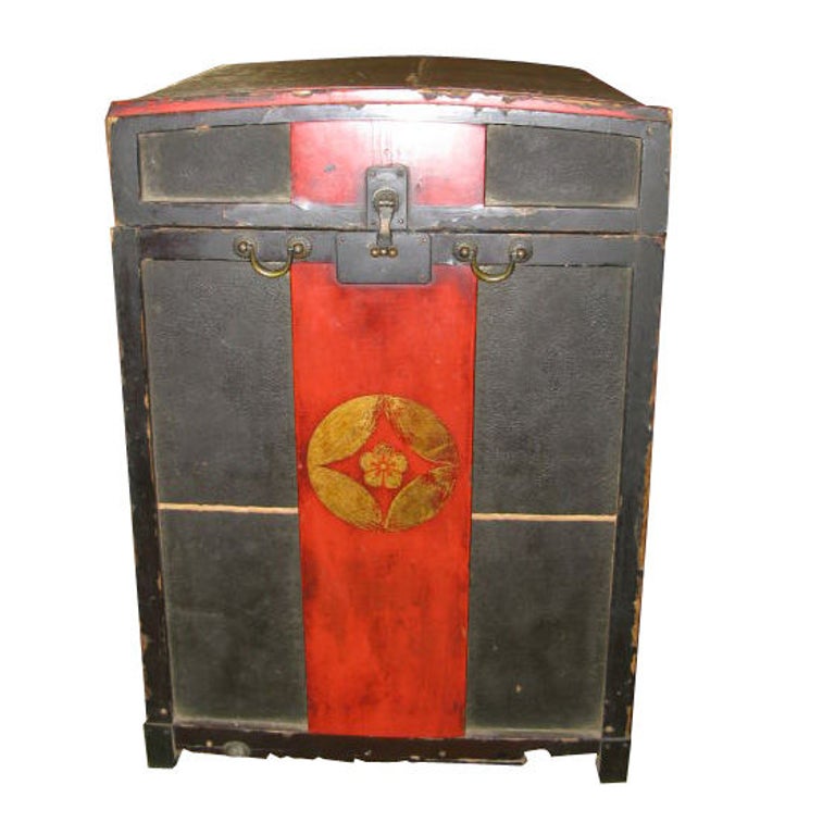 Antique Japanese Samurai armor box with crests For Sale at 1stDibs