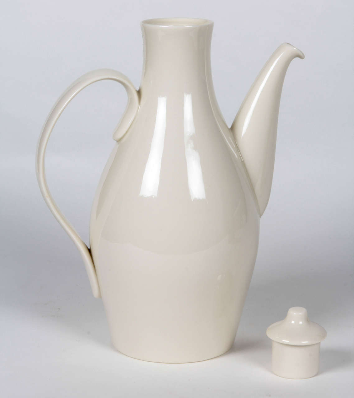 Eva Zeisel / Castleton Rare "Museum Series" coffeepot 1942-45 For Sale ...