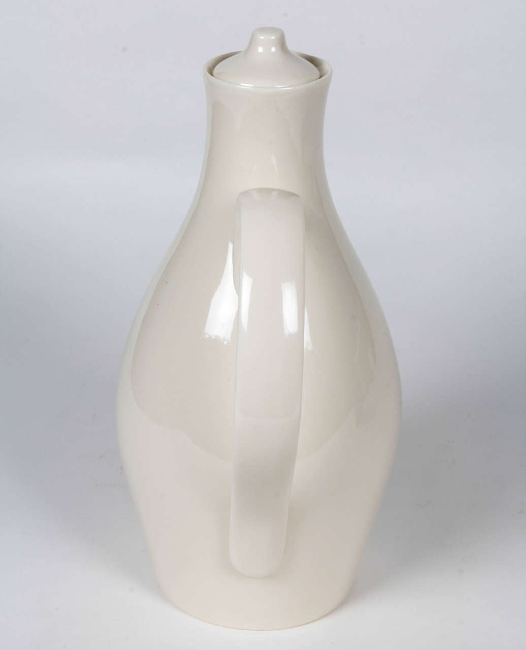 Eva Zeisel / Castleton Rare "Museum Series" coffeepot 1942-45 For Sale ...