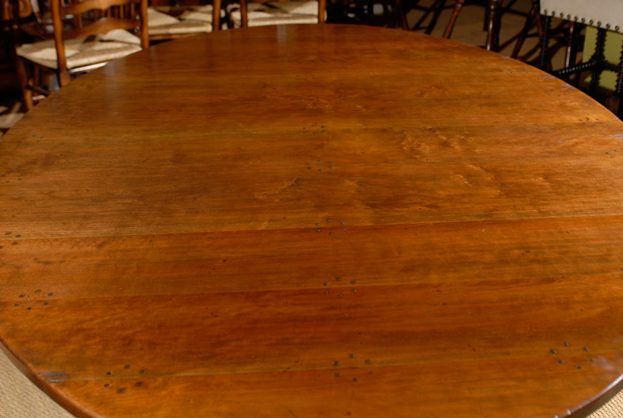 Clark Table, Oval For Sale at 1stDibs