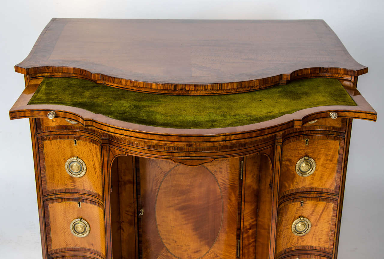 George III Kneehole Desk at 1stDibs