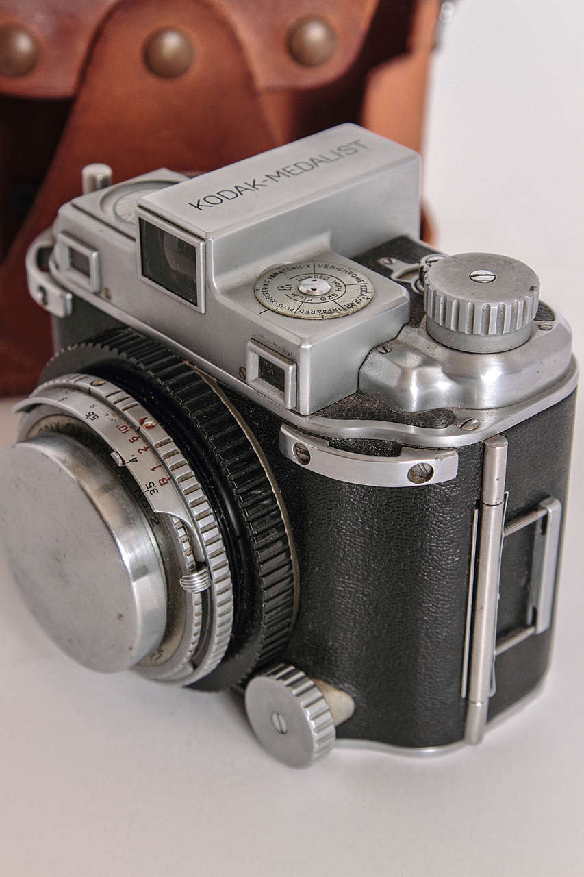 Original Walter Dorwin Teague Kodak Medalist Art Deco Camera with Case ...