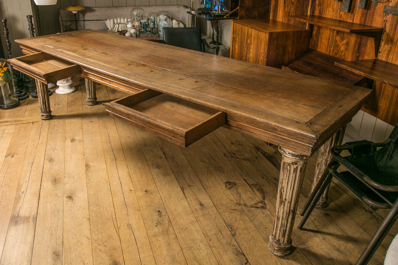 Huge English Library Table in Natural Oak, 19th Century For Sale at 1stDibs