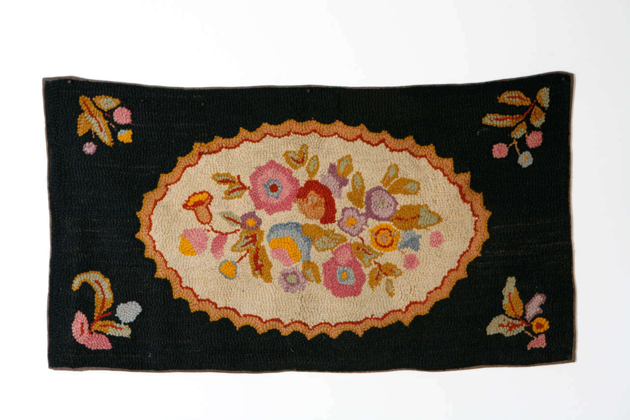19th Century American Hooked Rug For Sale at 1stDibs