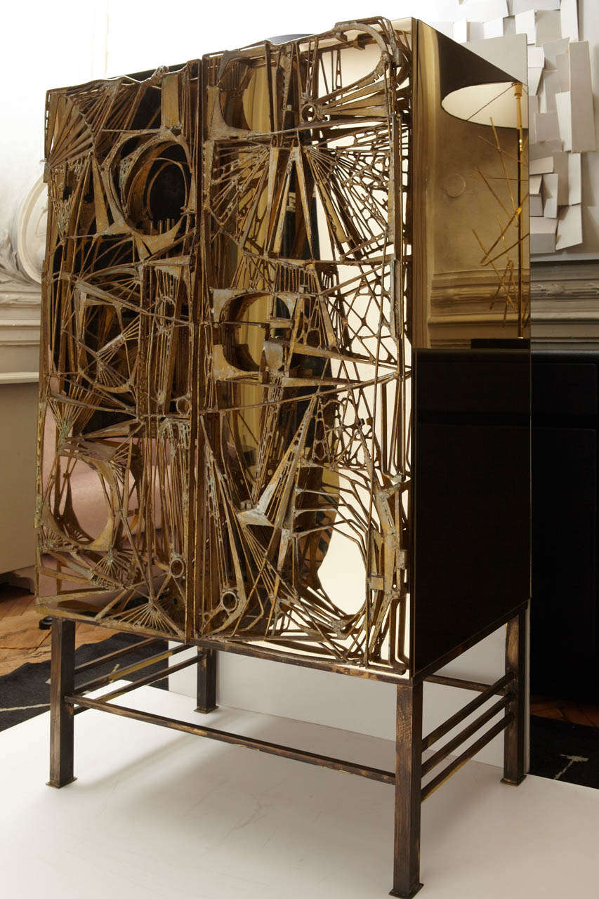 Mirrored Lucite Cabinet "Gio Pomodoro" Sculptural Doors at 1stDibs