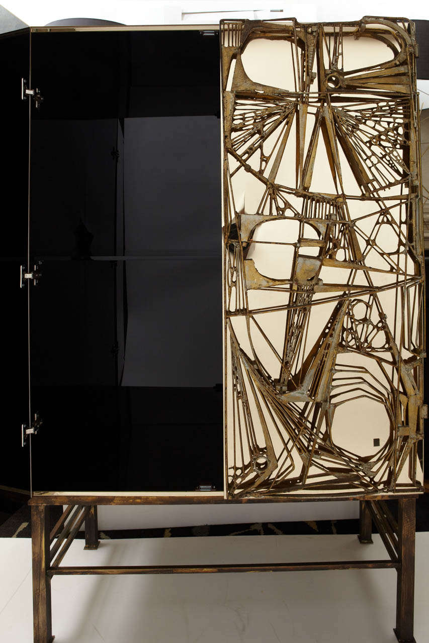 Mirrored Lucite Cabinet "Gio Pomodoro" Sculptural Doors at 1stDibs