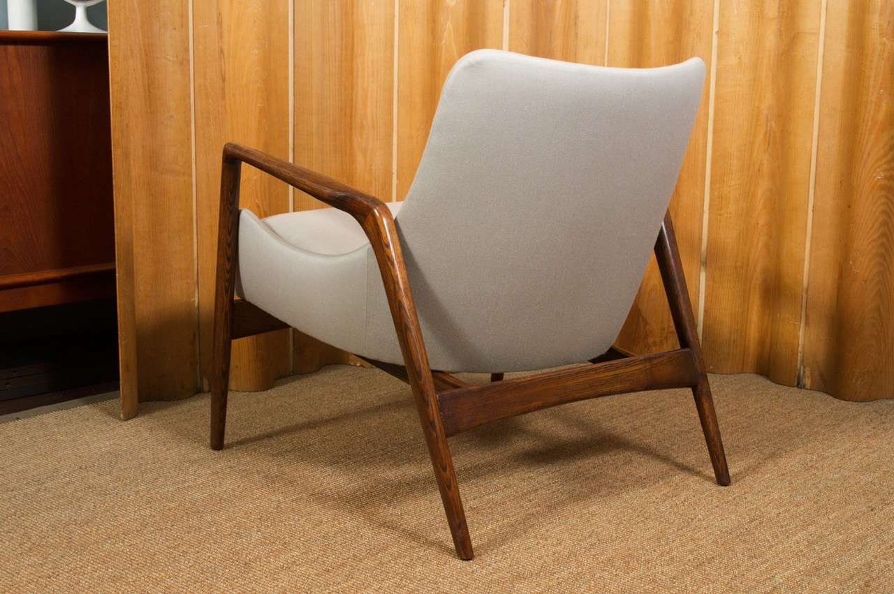 Mid-Century Modern Armchair at 1stDibs