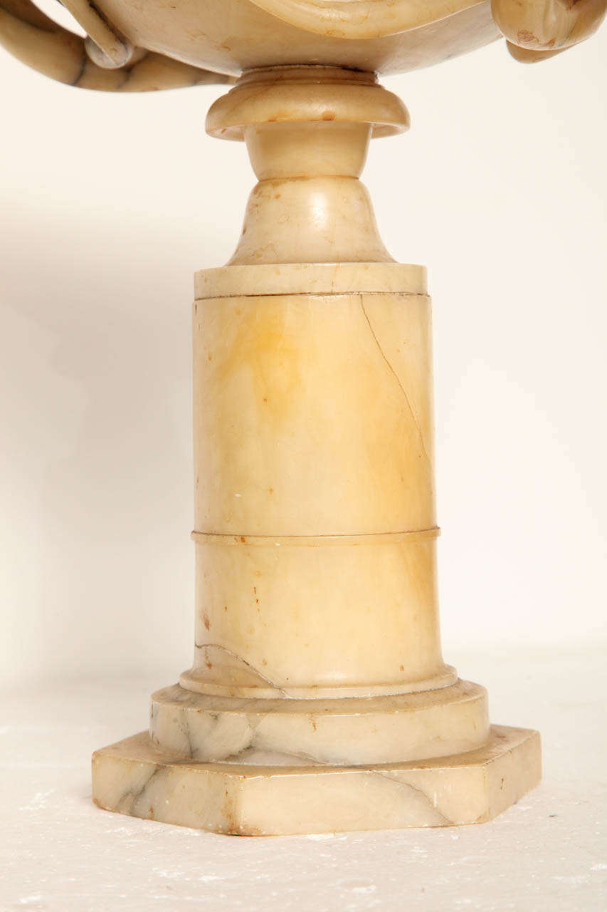 19th Century Italian Alabaster Tatza For Sale at 1stDibs