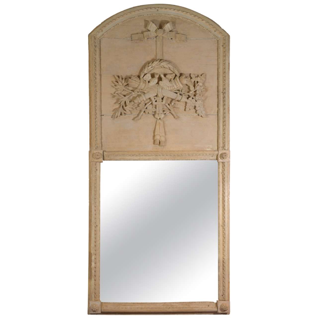 18th Century Trumeau with Carved Detail For Sale at 1stDibs