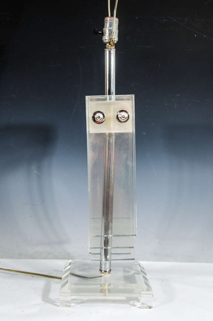 Midcentury Single Table Lamp in Lucite and Chrome For Sale at 1stDibs