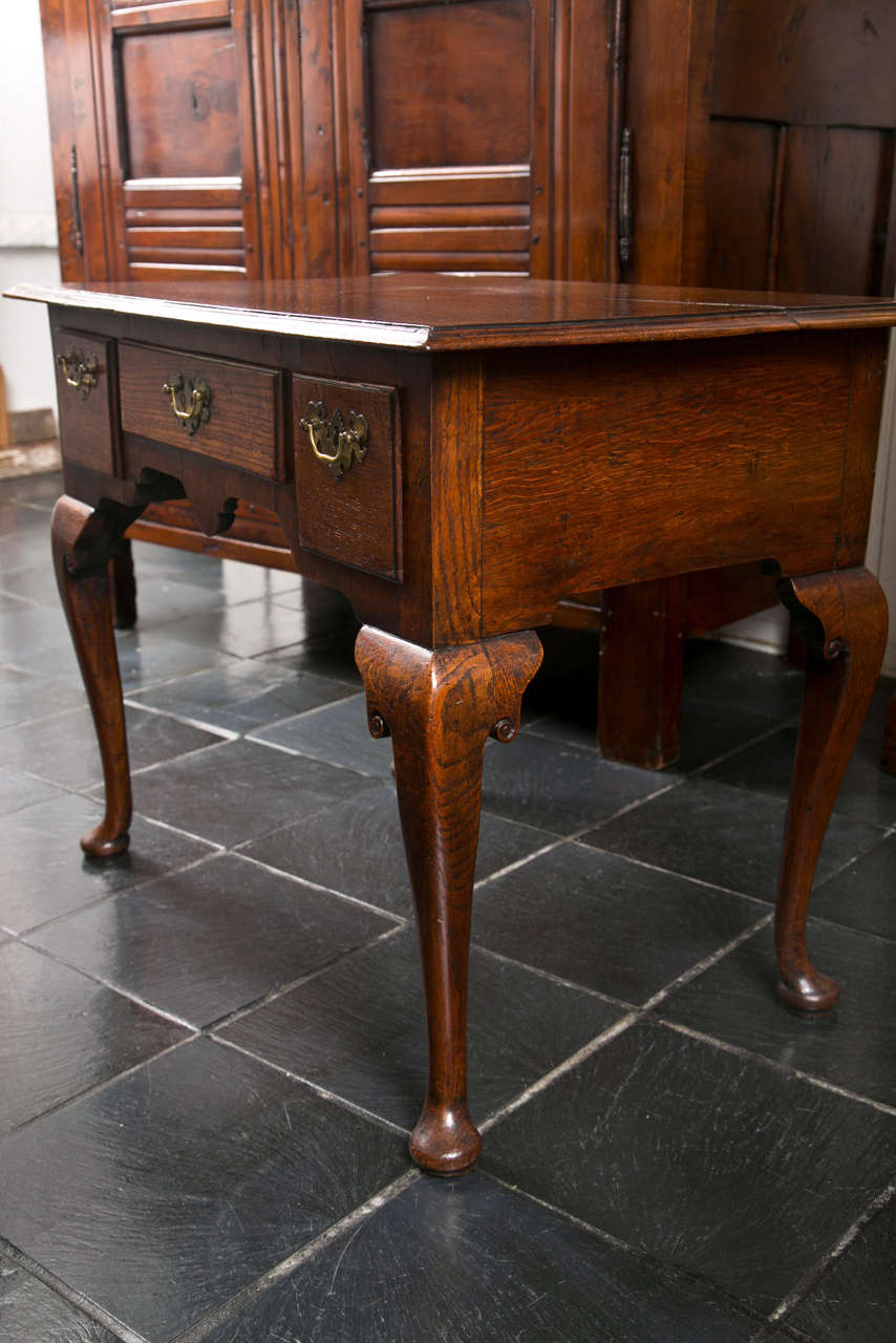 English Oak Lowboy on Cabriole Legs For Sale at 1stDibs